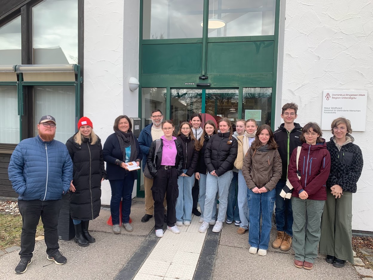Wahlkurs - Besuch in einer Werkstatt für Menschen mit ...